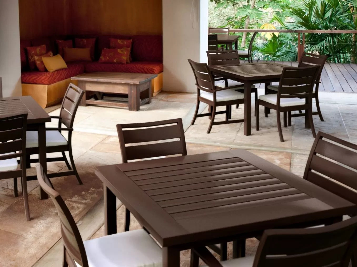 CLUB TABLES – Aretto Commercial